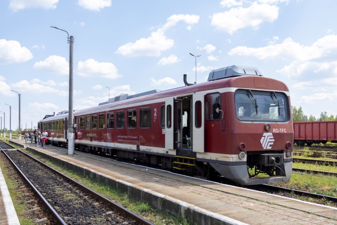 Transferoviar Călători 95 53 9783223-4 Targoviste駅 鉄道フォト・写真 by こめさん ...