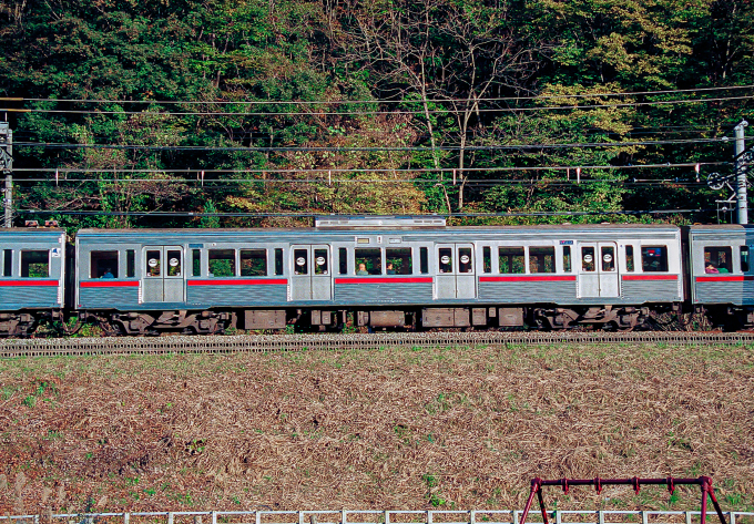 京王電鉄 京王7000系電車 7551 高尾山口駅 鉄道フォト・写真 by こめさん | レイルラボ(RailLab)