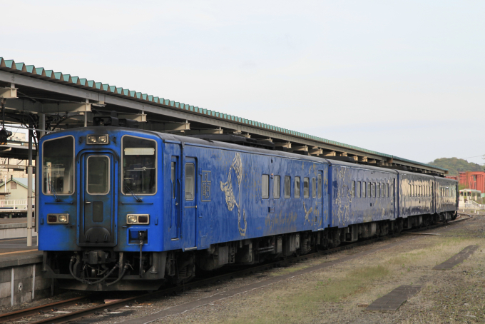 JR東日本 JR北海道キハ141系気動車 キハ142-701 釜石駅 (JR) 鉄道フォト・写真 by YHMさん | レイルラボ(RailLab)