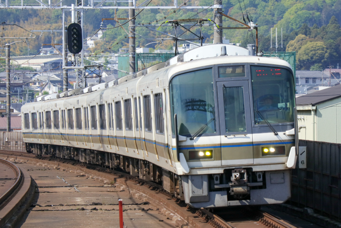 JR西日本221系電車 クモハ221-70 唐崎駅 鉄道フォト・写真 by Yの人さん | レイルラボ(RailLab)