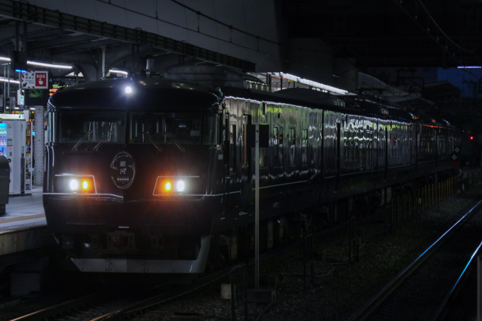 JR西日本 国鉄117系電車 WEST EXPRESS 銀河 クロ117-7016 大阪駅 鉄道フォト・写真 by Yの人さん | レイルラボ(RailLab)