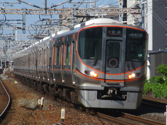 JR西日本323系電車 クモハ323-2 野田駅 (JR) 鉄道フォト・写真 by ウグイスさん | レイルラボ(RailLab)