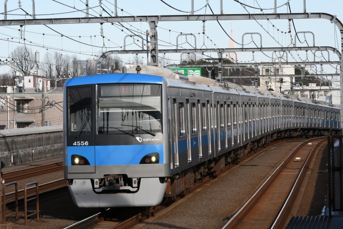 小田急電鉄 小田急4000形電車 4556 豪徳寺駅 鉄道フォト・写真 by よっさん | レイルラボ(RailLab)