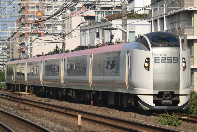 JR東日本E259系電車 しおさい クロE259-11 亀戸駅 (JR) 鉄道フォト・写真 by Silence-Suzumeさん | レイルラボ(RailLab)