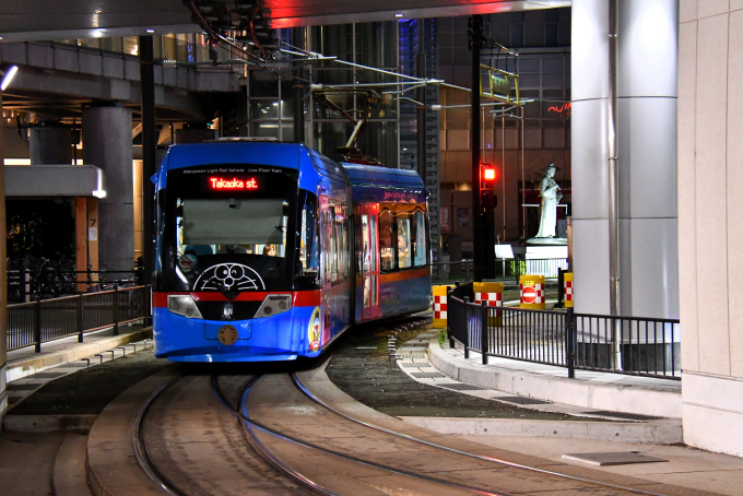 万葉線MLRV1000形電車 MLRV1003B 高岡駅 (JR) 鉄道フォト・写真 by 浮雲さん | レイルラボ(RailLab)