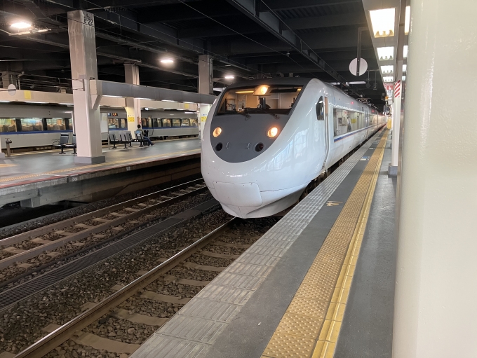 JR西日本 681系電車 しらさぎ クロ681-5 金沢駅 (JR) 鉄道フォト・写真 by ひでおさん | レイルラボ(RailLab)