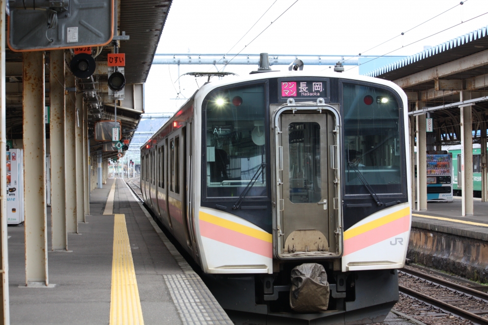 JR東日本E129系電車 クモハE129-101 直江津駅 (JR) 鉄道フォト・写真(拡大) by 鳴海さん | レイルラボ(RailLab)
