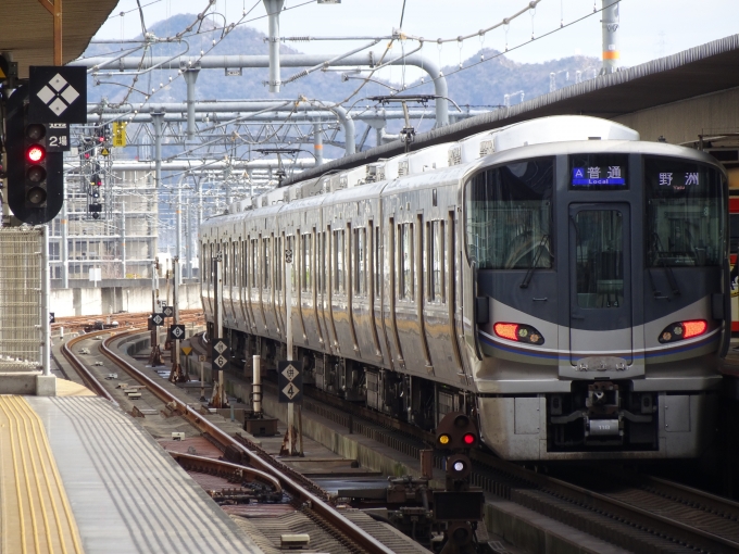 JR西日本225系電車 クモハ224-115 姫路駅 鉄道フォト・写真 by Hiro大佐さん | レイルラボ(RailLab)