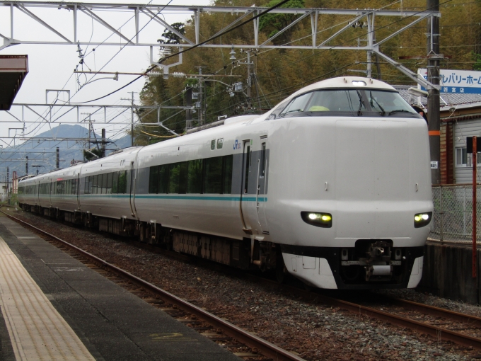 JR西日本287系電車 くろしお（南紀地区） クモロハ286-10 三輪崎駅 鉄道フォト・写真 by よどがわさん | レイルラボ(RailLab)
