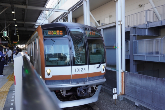 東京メトロ10000系電車 Fライナー 10126 武蔵小杉駅 (東急) 鉄道フォト・写真 by くらぼんぼんさん | レイルラボ(RailLab)