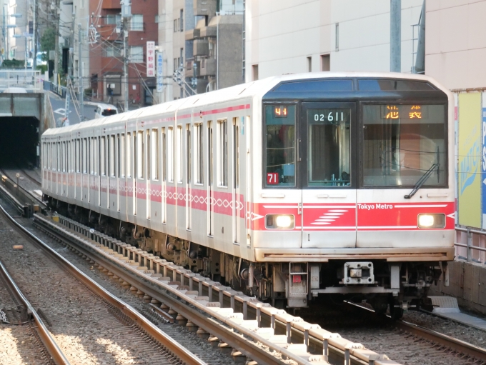 東京メトロ 営団02系電車 02-611 後楽園駅 鉄道フォト・写真 by くらぼんぼんさん | レイルラボ(RailLab)