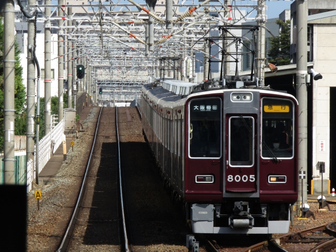 阪急電鉄 阪急8000系電車 8005 十三駅 鉄道フォト・写真 by I love 阪急電車さん | レイルラボ(RailLab)