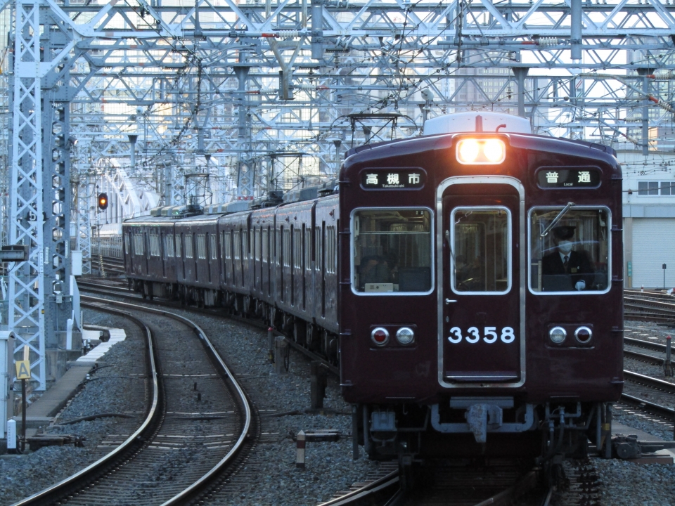 阪急電鉄 阪急3300系電車 3358 十三駅 鉄道フォト・写真(拡大) by I love 阪急電車さん | レイルラボ(RailLab)