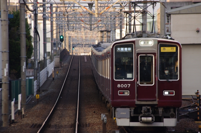 阪急電鉄 阪急8000系電車 8007 十三駅 鉄道フォト・写真 by I love 阪急電車さん | レイルラボ(RailLab)