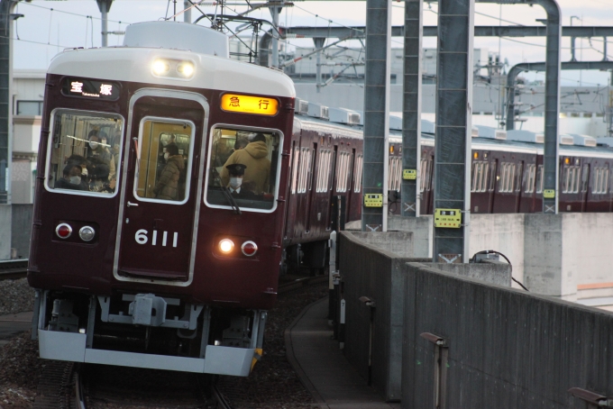 阪急電鉄 阪急6000系電車 6111 豊中駅 鉄道フォト・写真 by I love 阪急電車さん | レイルラボ(RailLab)