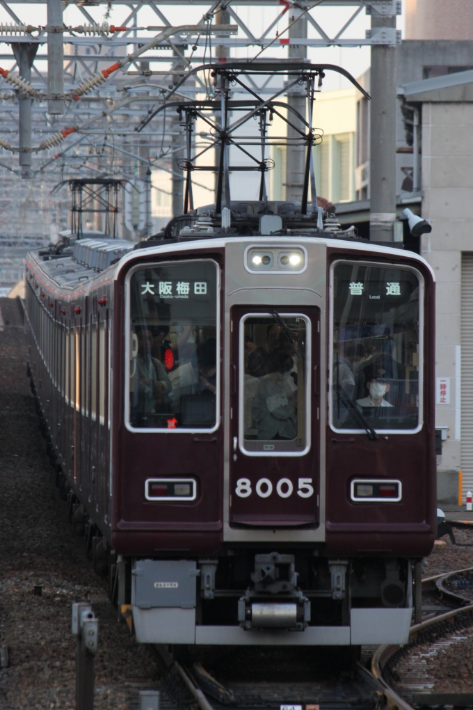 阪急電鉄 阪急8000系電車 8005 十三駅 鉄道フォト・写真 by I love 阪急電車さん | レイルラボ(RailLab)