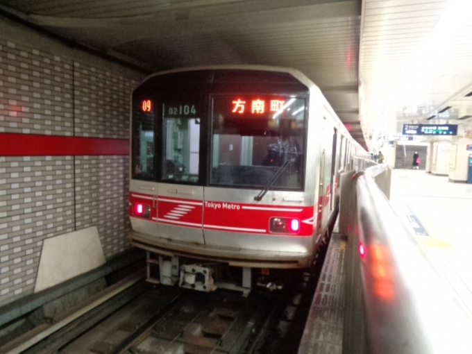 東京メトロ 営団02系電車 02-104 池袋駅 (東京メトロ) 鉄道フォト・写真 by 東武9050型さん | レイルラボ(RailLab)