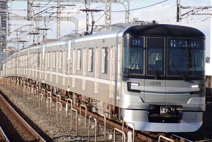東京メトロ13000系電車 13108 新越谷駅 鉄道フォト・写真 by Shibaさん | レイルラボ(RailLab)