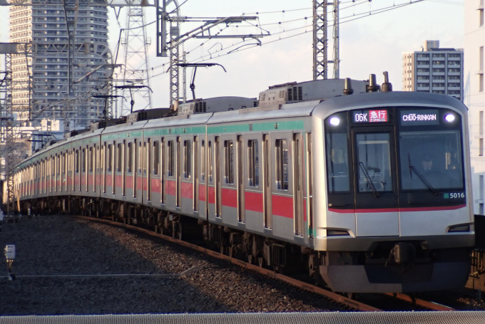 東急電鉄 東急5000系電車 5016 新越谷駅 鉄道フォト・写真 by Shibaさん | レイルラボ(RailLab)