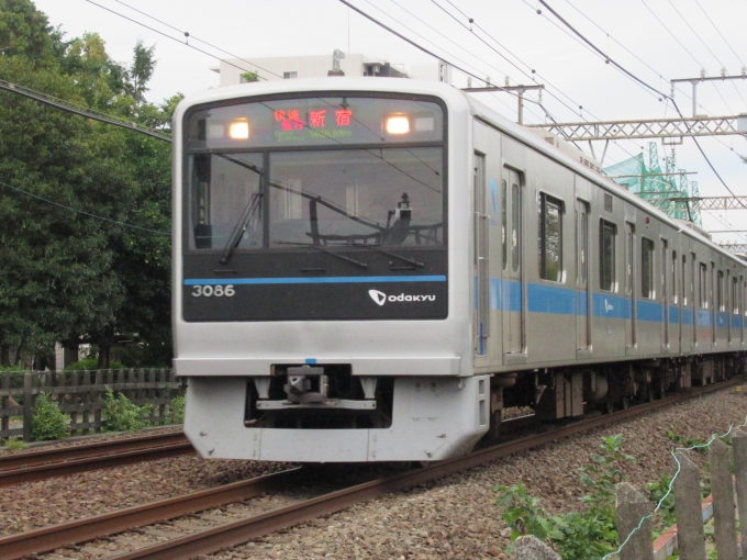 小田急電鉄 3086 相模大野駅 鉄道フォト・写真 by はこね31さん | レイルラボ(RailLab)