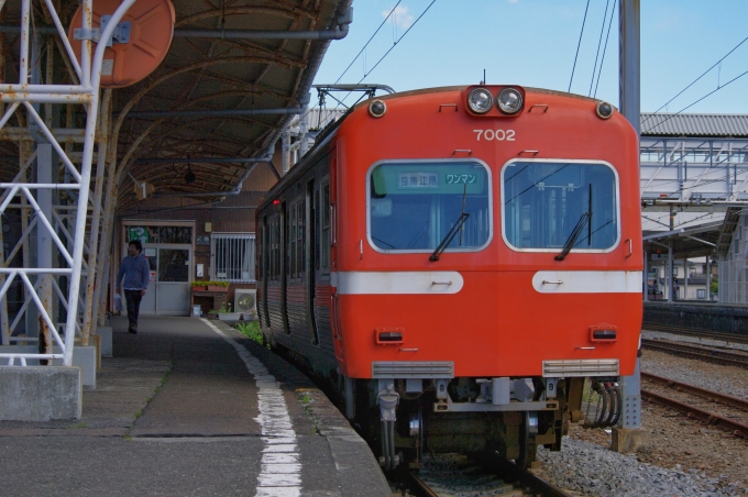 岳南電車 岳南鉄道7000形電車 7002 吉原駅 (岳南電車) 鉄道フォト・写真 by FM-805Dさん | レイルラボ(RailLab)