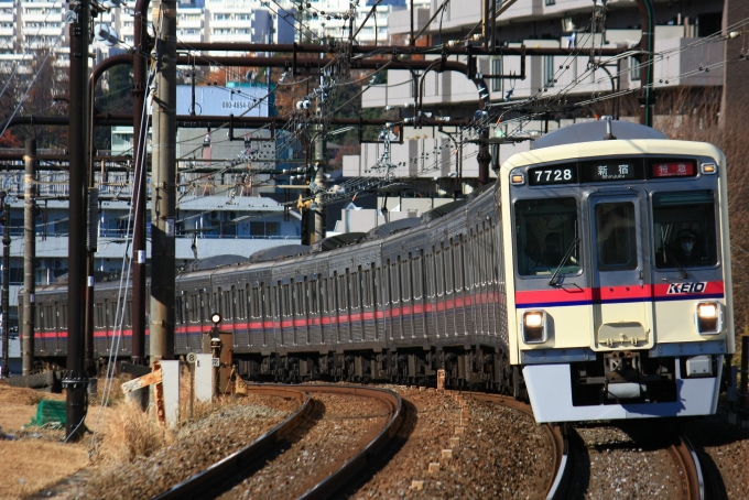 京王電鉄 京王7000系電車 7728 京王永山駅 鉄道フォト・写真 by ikさん | レイルラボ(RailLab)