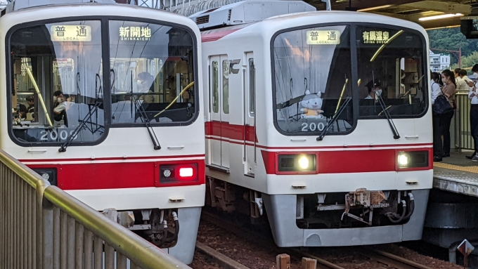 神戸電鉄2000系電車 谷上駅 (神戸電鉄) 鉄道フォト・写真 by ぴーなさん | レイルラボ(RailLab)