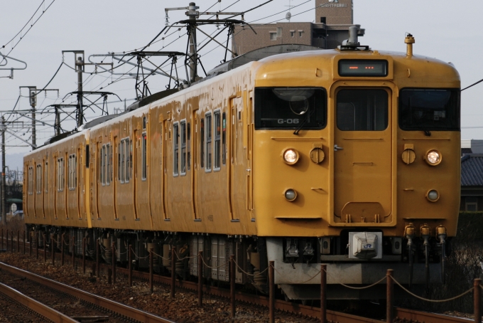 JR西日本 国鉄115系電車 クモハ115-1517 中庄駅 鉄道フォト・写真 by S V Oさん | レイルラボ(RailLab)