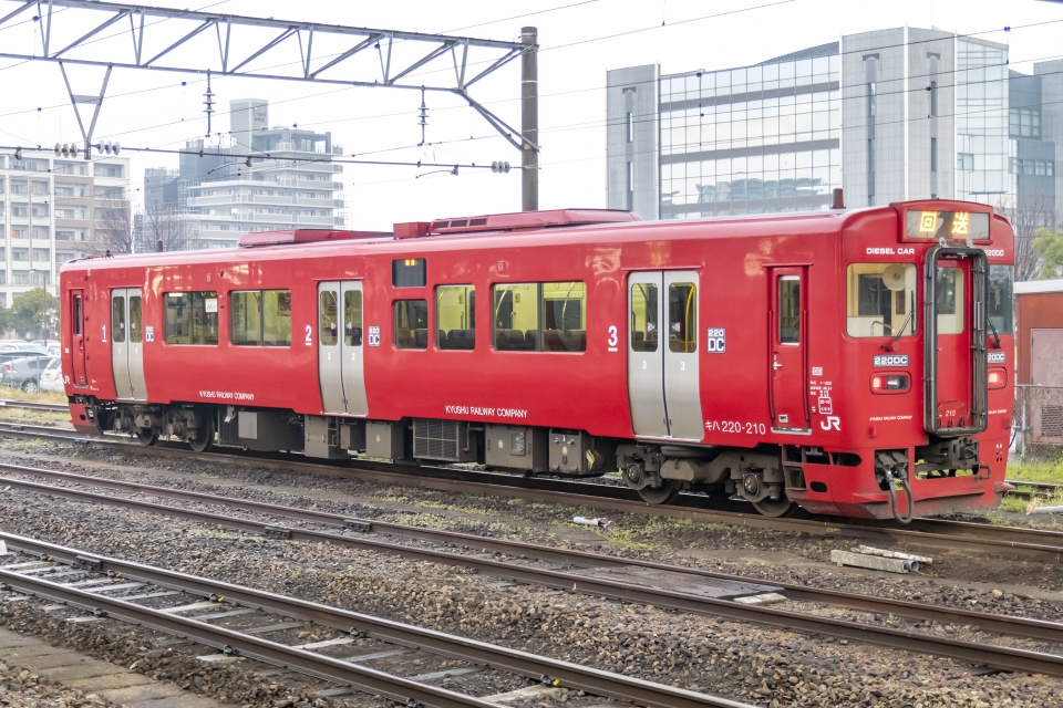 JR九州キハ200系気動車 キハ220-210 鳥栖駅 鉄道フォト・写真(拡大) by hackberryさん | レイルラボ(RailLab)