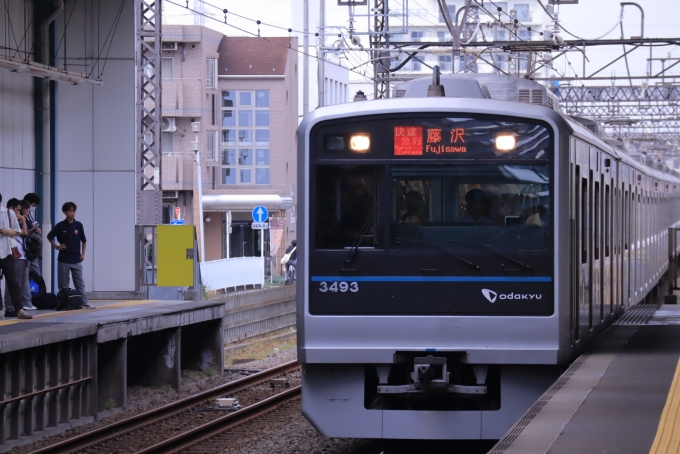 小田急電鉄 小田急3000形電車(2代) 3493 湘南台駅 (小田急) 鉄道フォト・写真 by 小田急線沿線民の人さん | レイルラボ ...
