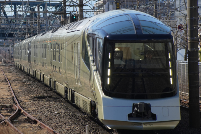 JR東日本E001系電車 TRAIN SUITE 四季島 E001-10 藤沢駅 (JR) 鉄道フォト・写真 by えちぜんさん | レイルラボ(RailLab)