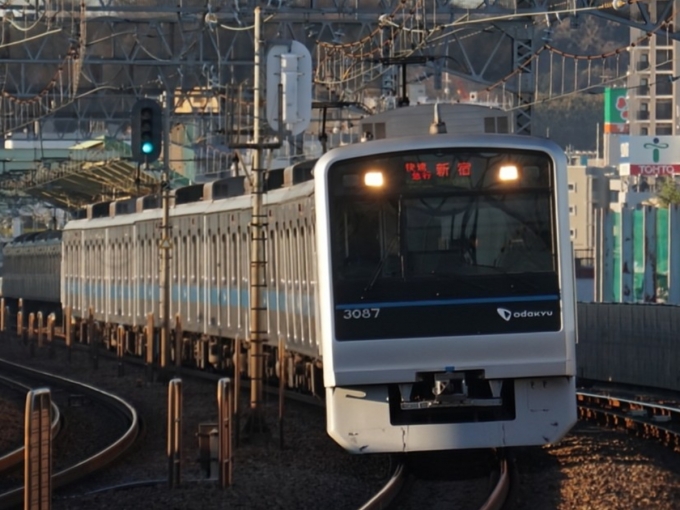 小田急電鉄 小田急3000形電車(2代) 3087 狛江駅 鉄道フォト・写真 by ななマーさん | レイルラボ(RailLab)