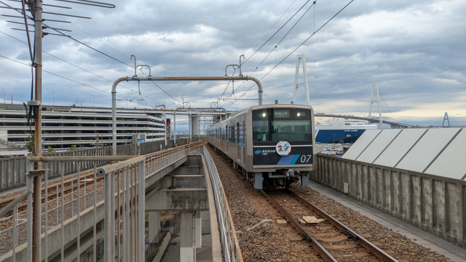 名古屋臨海高速鉄道1000形電車 1107 金城ふ頭駅 鉄道フォト・写真 by koufu toritetuさん | レイルラボ(RailLab)