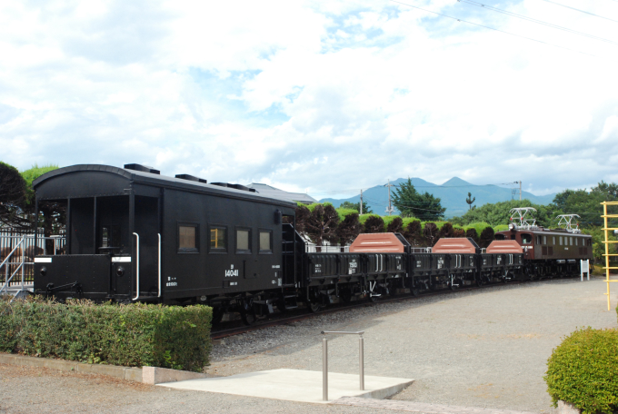 国鉄ヨ5000形貨車 ヨ14041 韮崎駅 鉄道フォト・写真 by Tetsuotaさん | レイルラボ(RailLab)