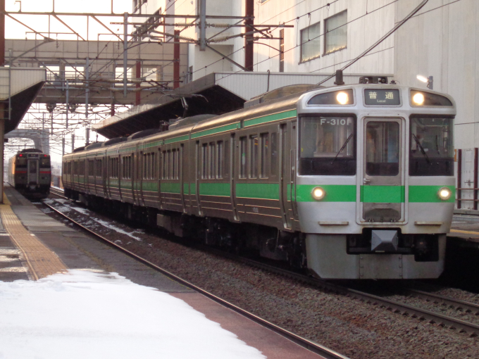 JR北海道721系電車 クハ721-3101 新札幌駅 鉄道フォト・写真 by kuro鉄道チャンネルさん | レイルラボ(RailLab)