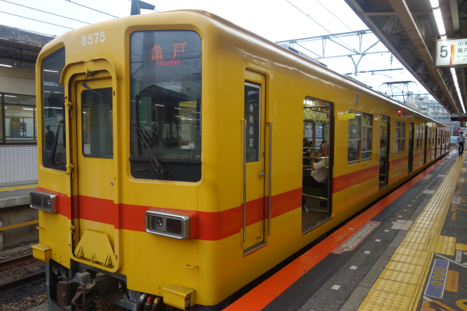 東武鉄道 東武8000系電車 8575 曳舟駅 鉄道フォト・写真 by マンハチ急行中央林間行きさん | レイルラボ(RailLab)