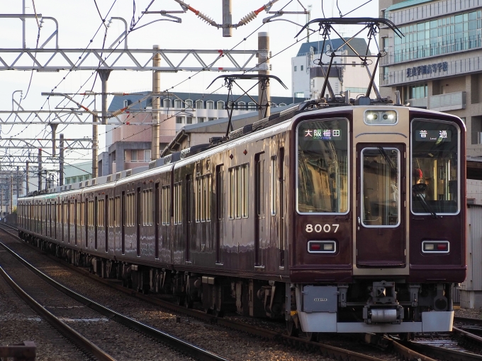 阪急電鉄 阪急8000系電車 8007 十三駅 鉄道フォト・写真 by てんろくさん | レイルラボ(RailLab)