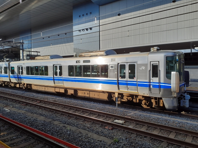 JR西日本521系電車 クモハ521-1 京都駅 (JR) 鉄道フォト・写真 by トリテツノワグマさん | レイルラボ(RailLab)