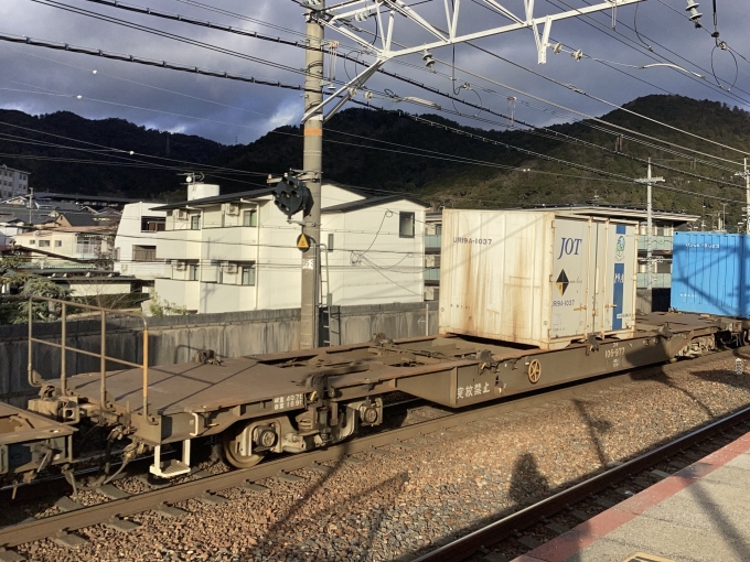 JR貨物コキ100系貨車 コキ106-977 山科駅 (JR) 鉄道フォト・写真 by トリテツノワグマさん | レイルラボ(RailLab)