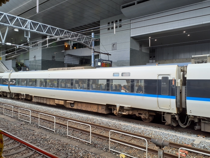 JR西日本 683系電車 サンダーバード モハ683-1304 京都駅 (JR) 鉄道フォト・写真 by トリテツノワグマさん | レイルラボ(RailLab)