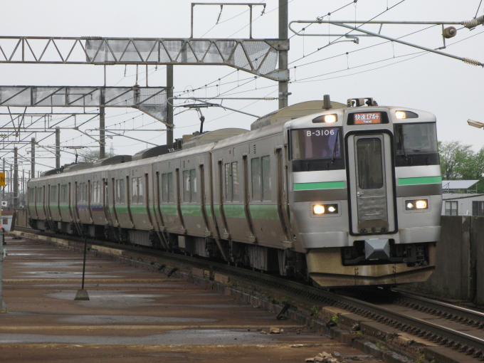 JR北海道733系電車 エアポート クハ733-3106 千歳駅 (北海道) 鉄道フォト・写真 by 新函さん | レイルラボ(RailLab)