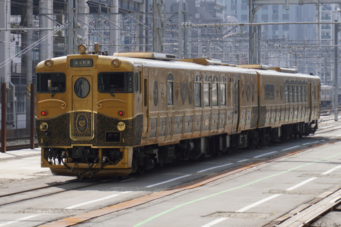 JR九州 国鉄キハ40系気動車 JRKYUSHU SWEET TRAIN「或る列車」 キロシ47 3505 博多駅 (JR) 鉄道フォト・写真 by ひのくにさん | レイルラボ(RailLab)