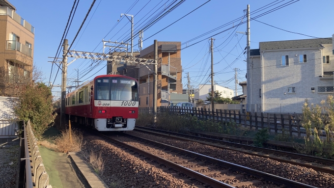 京急電鉄 京急1000形電車(2代) 1009 京成大久保駅 鉄道フォト・写真 by 暇、さん | レイルラボ(RailLab)